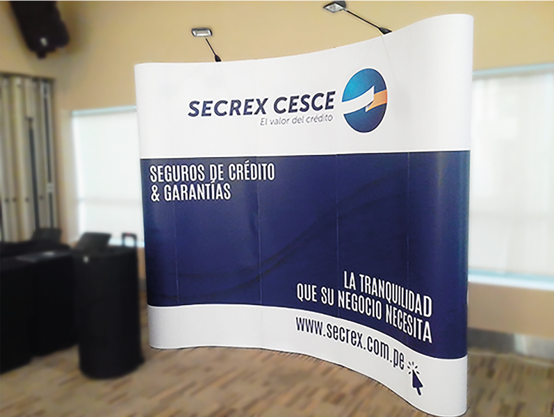 Backing Wall Curvo - SAM Publicidad | Viniles, Banners y Merchandising